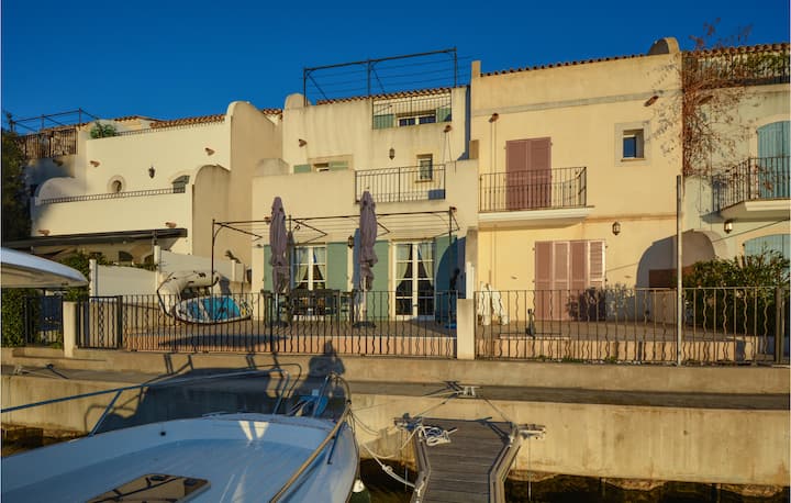 Cozy Home In Aigues-mortes With Wifi - Saint-Laurent-d'Aigouze