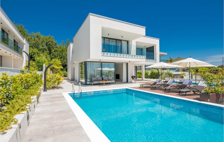 Gorgeous Home In Veprinac With Wifi - Rijeka