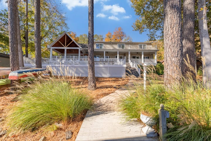 Pretty Creek Retreat | Beautiful Water Views | Pet - Littleton, NC