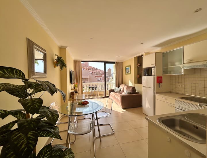 Superb Studio In Castle Harbour (C011) - Los Cristianos