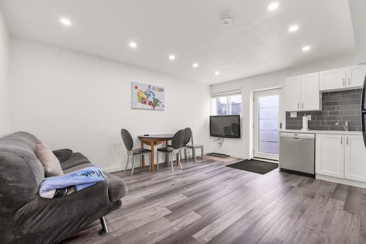 Modern 2br Duplex | 3.0 Gbps Internet | W. Parking - Kitchener