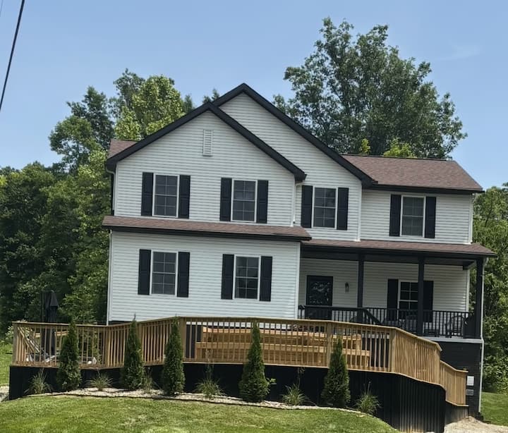 Heated Pool & Pickleball May 1st To October 31st - Ohio