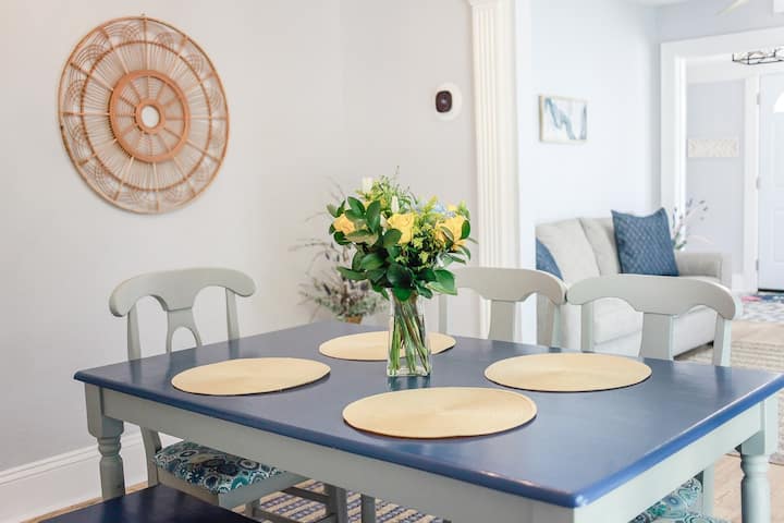 Sandy Toes Bungalow: 2br Coastal Haven - Norfolk, VA