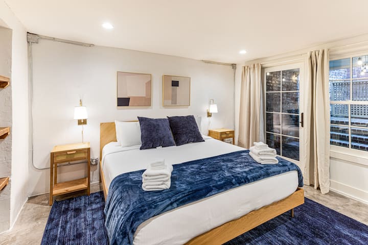 Garden Apt W/ Courtyard By Square, No Stairs - Savannah, GA