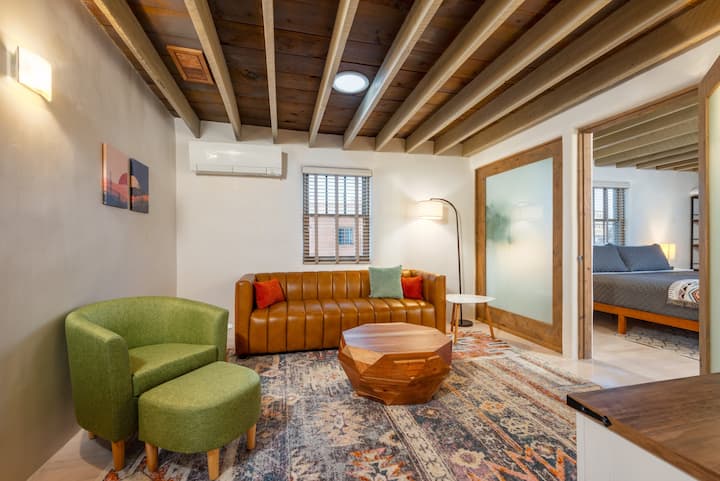 Casa Saint Francis- King Bed-patio & Fire Pit -2br - Santa Fe