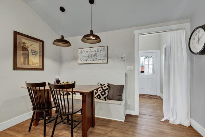 Fulton Haus: Pet Friendly-3 Mins To Downtown! - Fredericksburg, TX