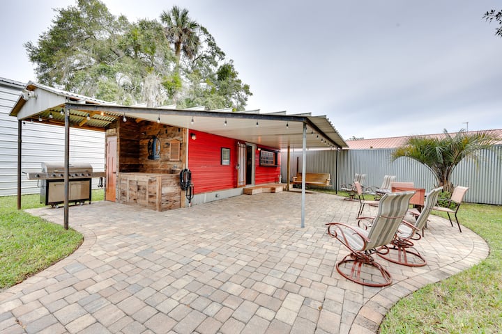 St Augustine Studio: Patio, Swing + 3 Mi To Beach - St. Augustine, FL