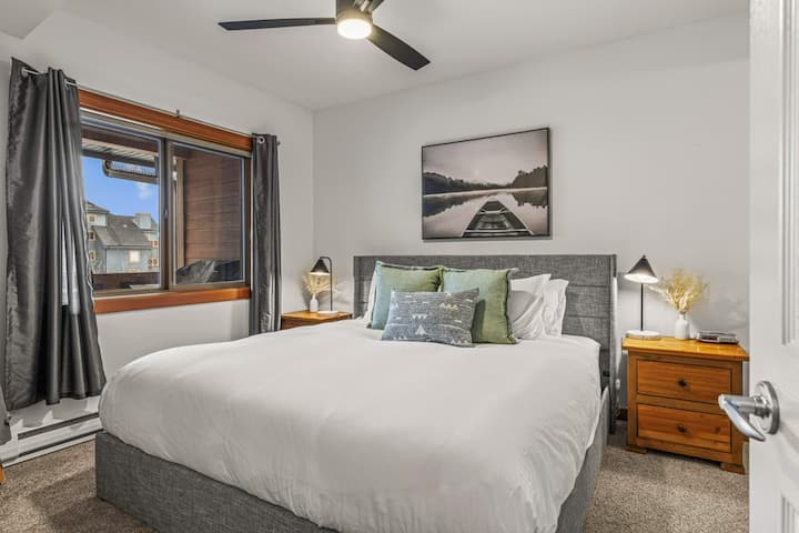 Silverhorn Hydeaway At The Crossing - Canmore