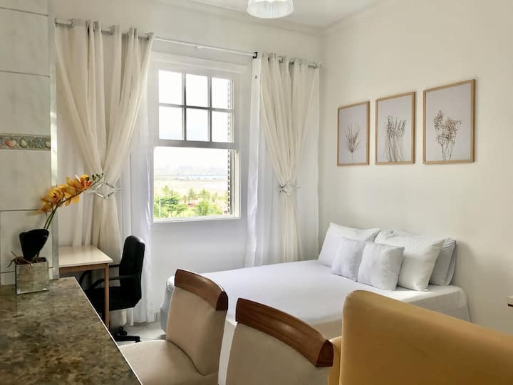 Vista Mar | Pé Na Areia | Cama Queen | Enxoval - Sao Vicente, Brazil