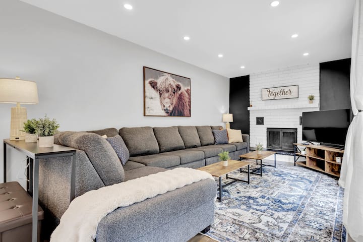 Executive Family Home Near Go, Shops, Hwy, Transit - Mississauga
