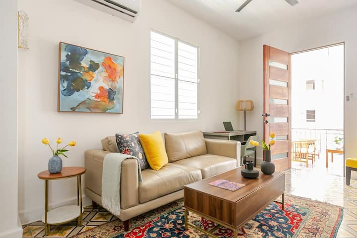Walk To La Placita – 2br + Parking + Self Check-in - San Juan