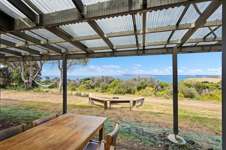 Clifftop Cocoon—swing Into Scenic Sea Views - San Remo