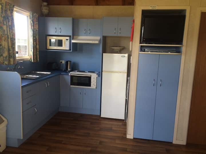 Waterfront Ensuite Cabin 2 To 6 Nights - Sussex Inlet
