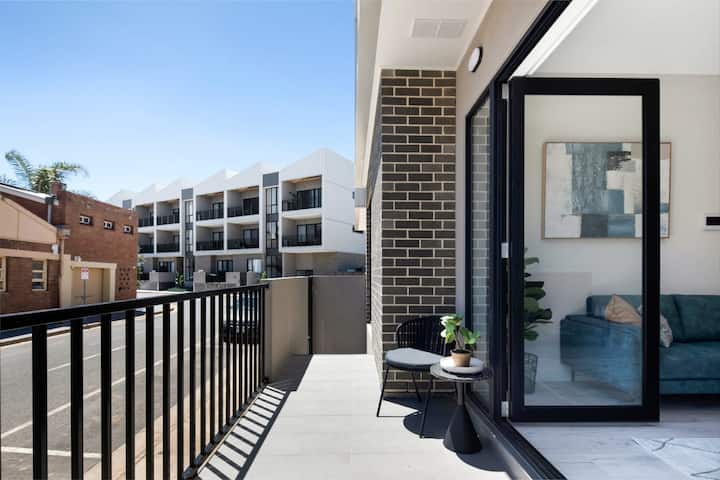 Spacious 1 Bedroom In Port Adelaide - Adelaide