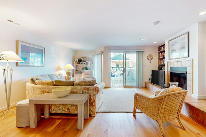 4br Dog-friendly Dewey Beach Escape W/ Patio & W/d - Rehoboth Beach, DE