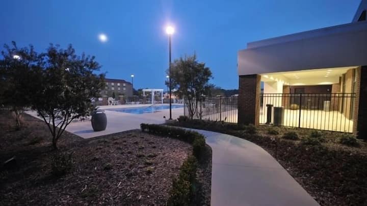 Tranquil Oasis: Minutes To Bridge Tar River Trail - Rocky Mount, NC