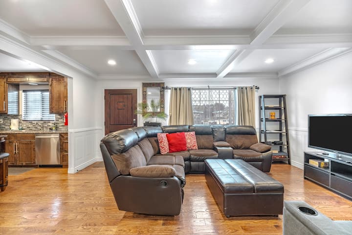 Fully Updated 3 Bdr Seaside Home Minutes To Beach! - Monterey, CA