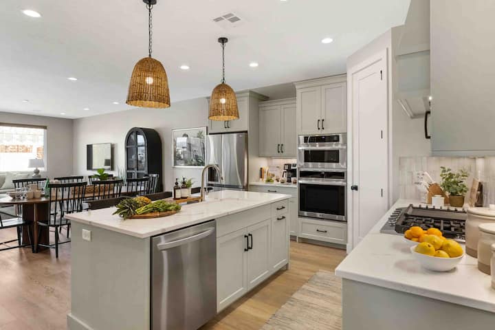 Ohana Hive: Desert Color Lagoon + Beaches - St. George, USA