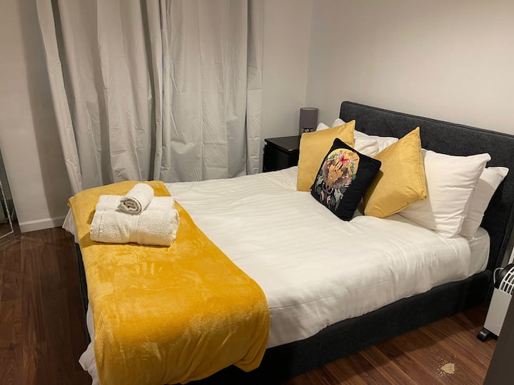 Sav 1-bed Apartment Argyle, Watford - Watford