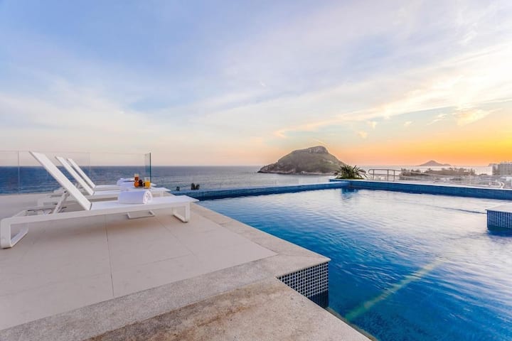 City Facing Room With Balcony | Beachfront Hotel - Recreio