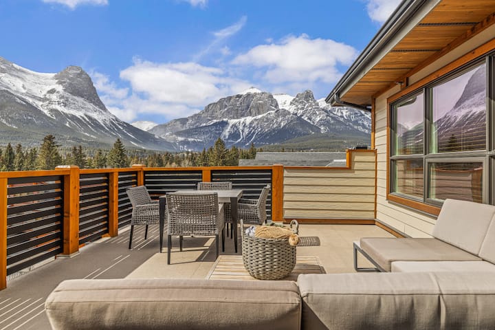 Mountain Luxury | 3 Bed Designer Penthouse - Canada