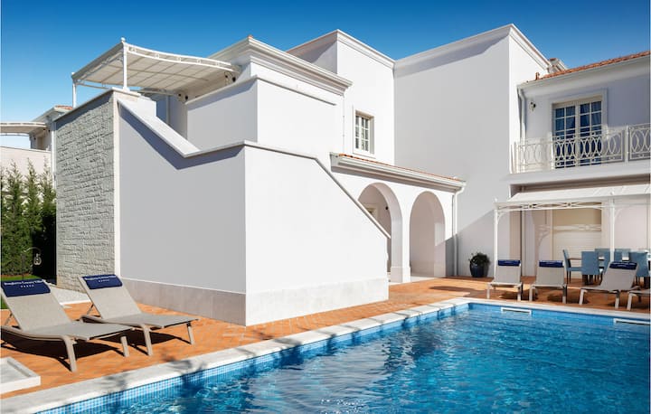 4 Bedroom Awesome Home In Vabriga - Novigrad