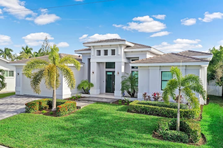 Pet-friendly Home | Near Shops W/ Pool & Spa - Marco Island, FL