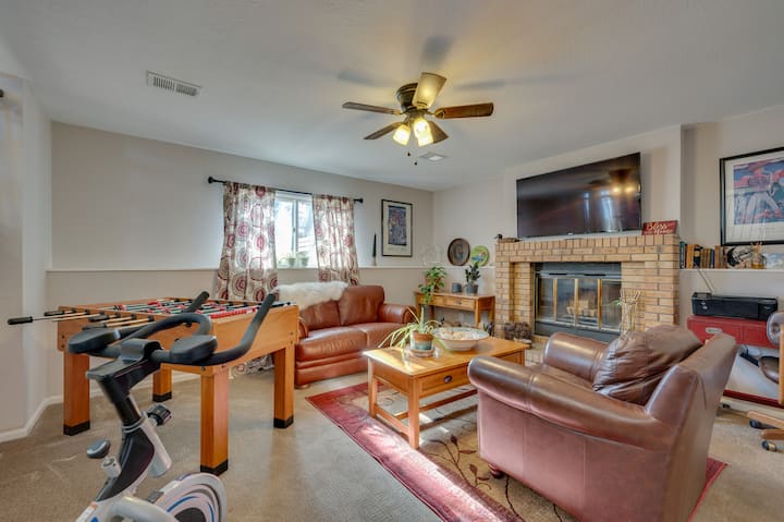 Loveland Home W/ Private Hot Tub + Wood Fireplace! - Loveland, CO