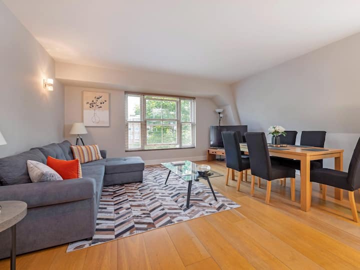 Stunning Stylish Apartment 2 Bed. - 