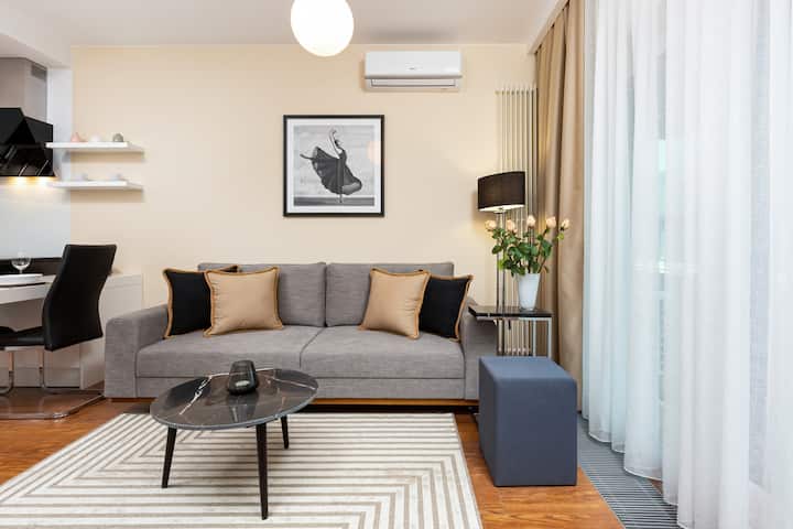 Lux Business Stay Mennica Residence | A/c, Balcony - Warsaw