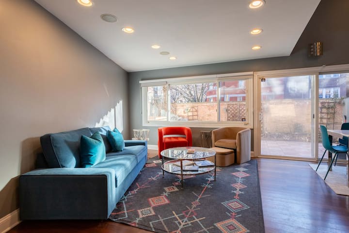 3-story Townhome, Free Parking, Private Patio, Was - Chicago, IL