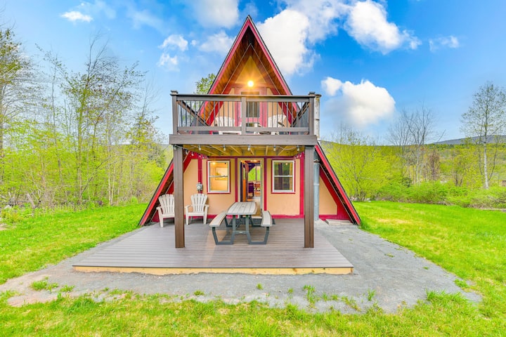 Walk To Ski Lift! Charming Hunter A-frame - Hunter Mountain, NY