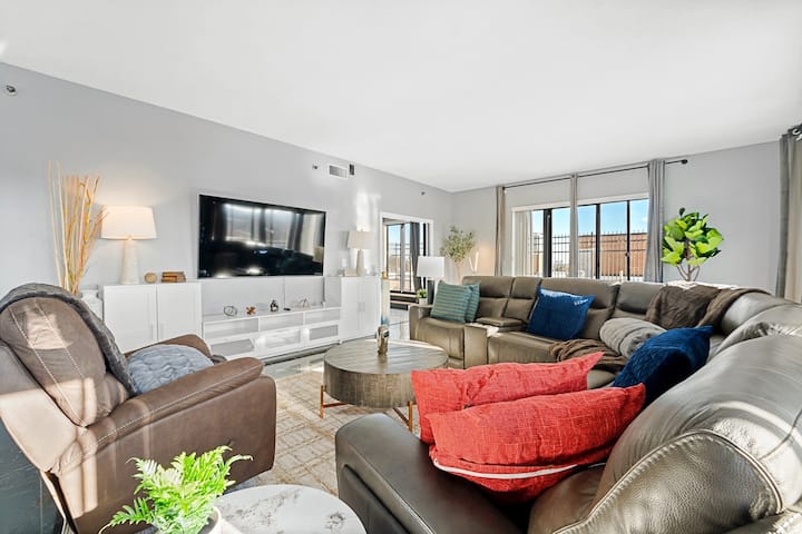 Luxury Massive Penthouse In Watertown 8123 - Wellesley, MA