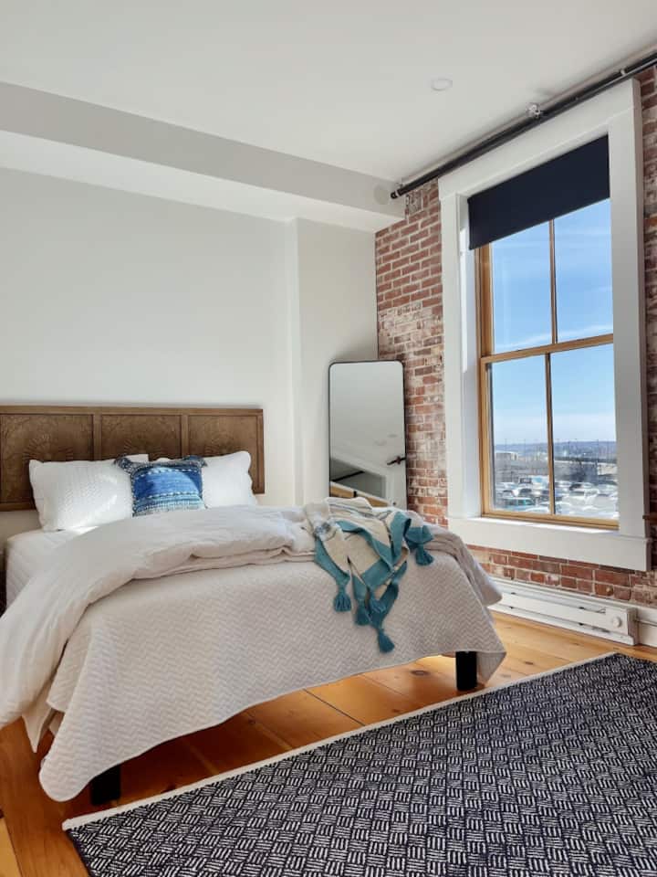 Charming Brownstone Downtown|perfect Getaway For 2 - Portland