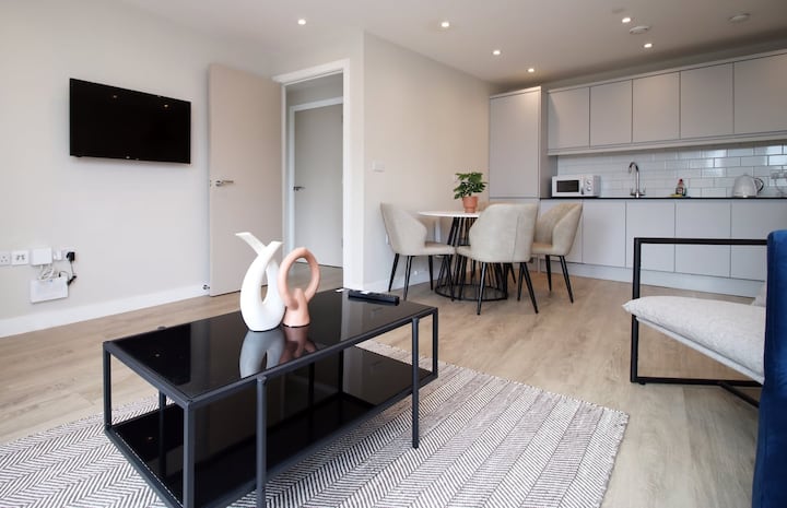 2 Br And Free Parking - Cardiff