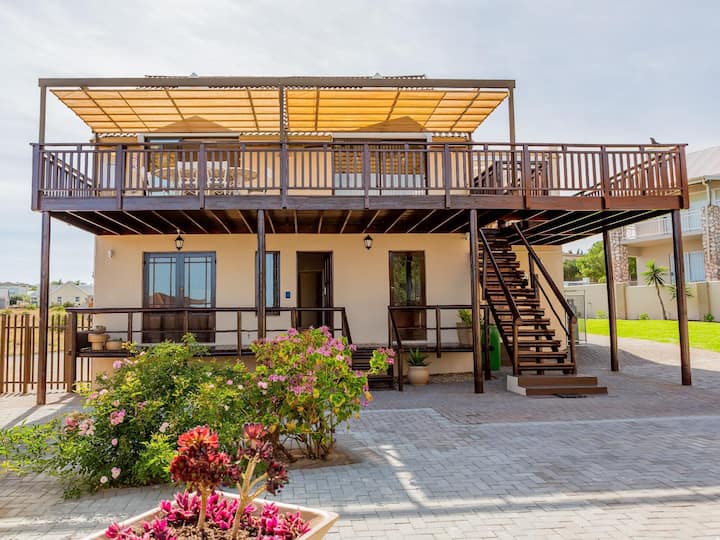 Self-catering Home With Lagoon Views - Langebaan