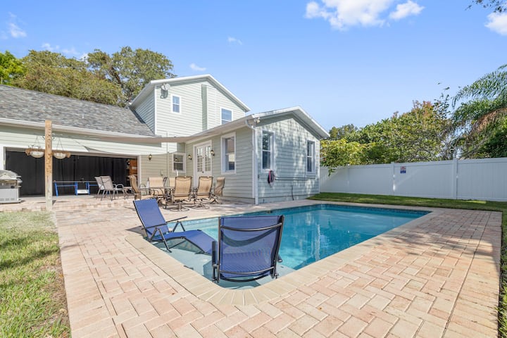 Heated Pool, Game Room & Kayaks – Near Beaches! - Palm Harbor, FL