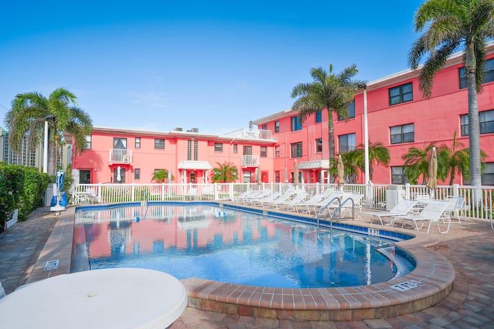 St Pete Upham Beach Gulf Winds Resort 2/1 Pool - St. Pete Beach, FL