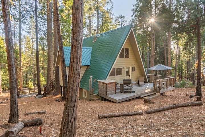 La Belle Cabine - Arnold, CA