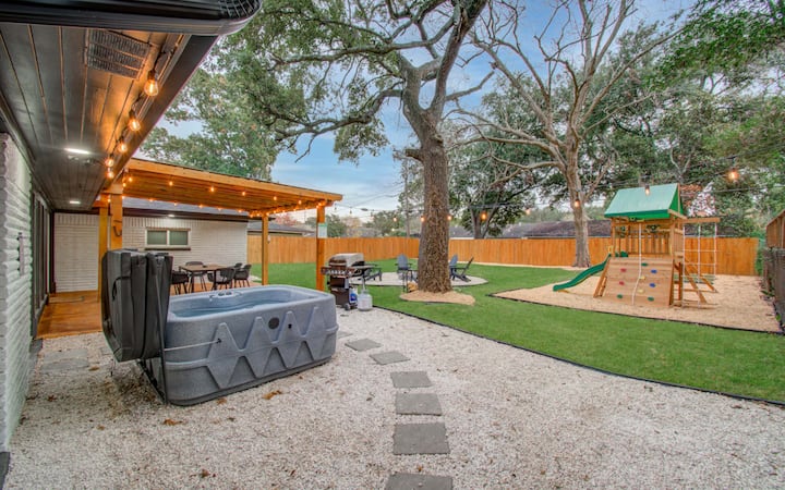 Central Convenience X Modern Luxury - Heart Of Hou - Stafford, TX