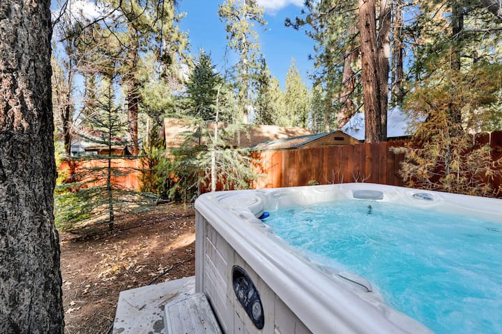 Bear Paw Cottage At Big Bear W/ Hot Tub - Big Bear Lake, CA