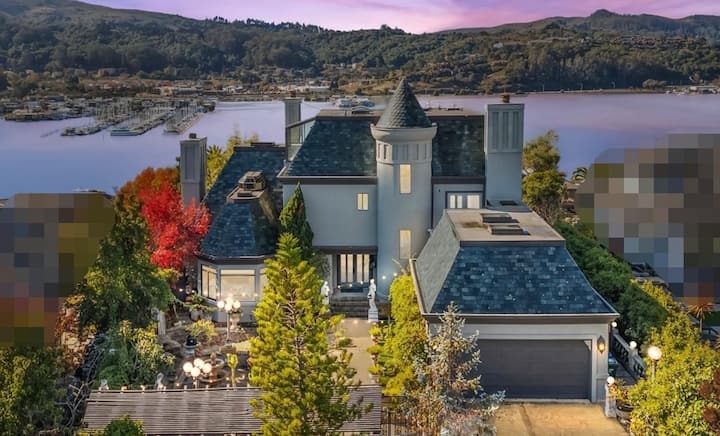 Tudor Revival Castle With Bay Views 5bd 5 Bath - Tiburon