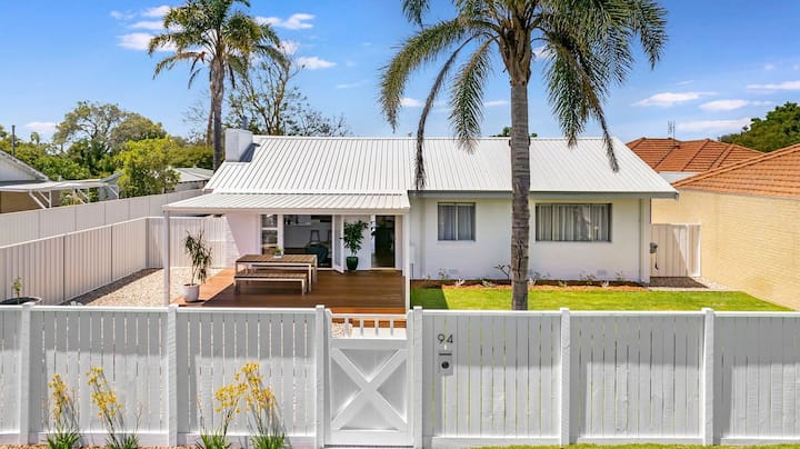 Fairbairn Family Beach Bungalow - Busselton