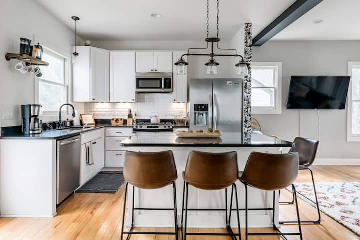 Modern Boho House Near Shops In East Nashville - Nashville, TN