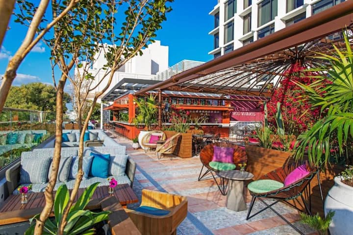 In The Heart Of South Beach | No Cleaning Fee - South Beach, FL