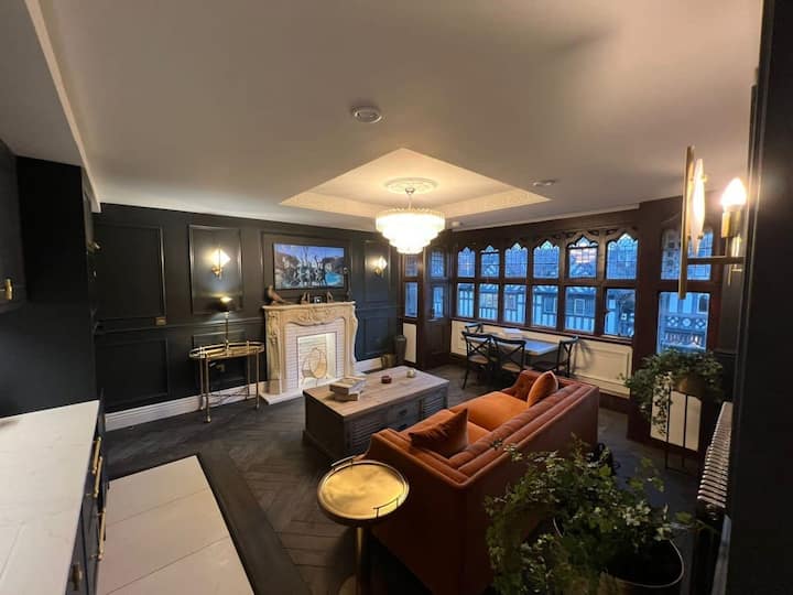 Exquisite City Centre Apartment - Chester, UK