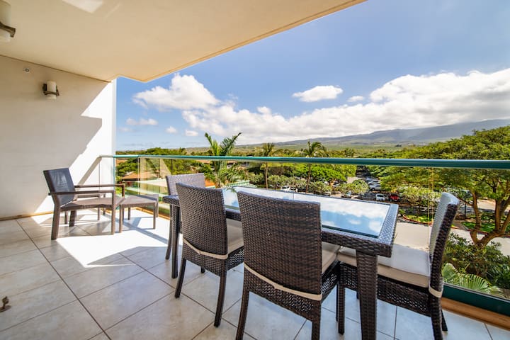 Mountain Beauty: 2 Premier Units, Onsite Pool! - Maui, HI