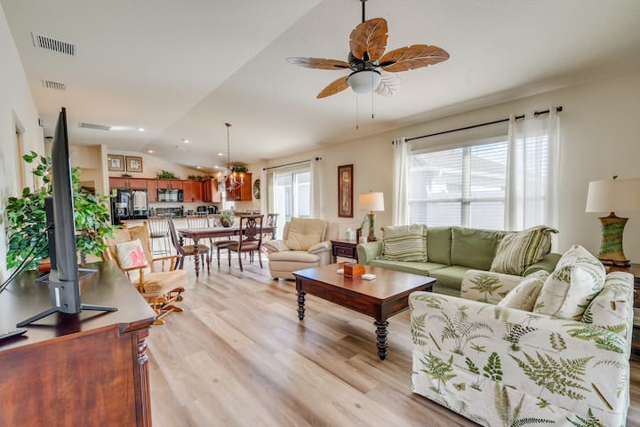Screened Lanai & Grill: Home In The Villages - Wildwood, FL