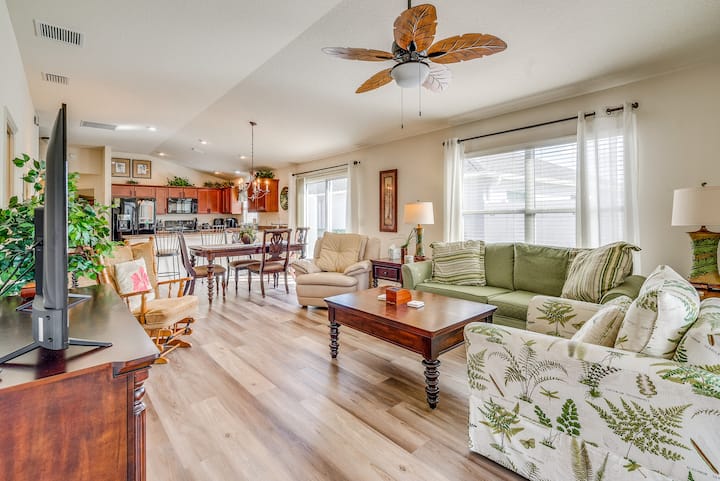 Screened Lanai & Grill: Home In The Villages - The Villages, FL