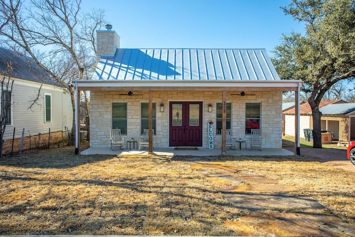 Wine Not? & Opie & Omie's | Hot Tub | Firepit - Fredericksburg, TX